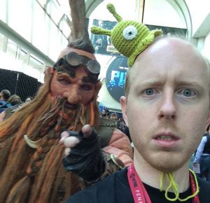 Brain Slug Cupcakes from Futurama - Cartoon Cuisine